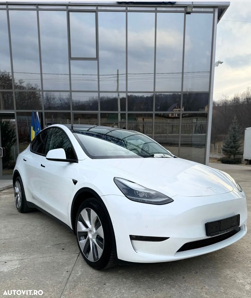 Second hand Tesla Model Y - 41 000 EUR, 16 500 km - Autovit