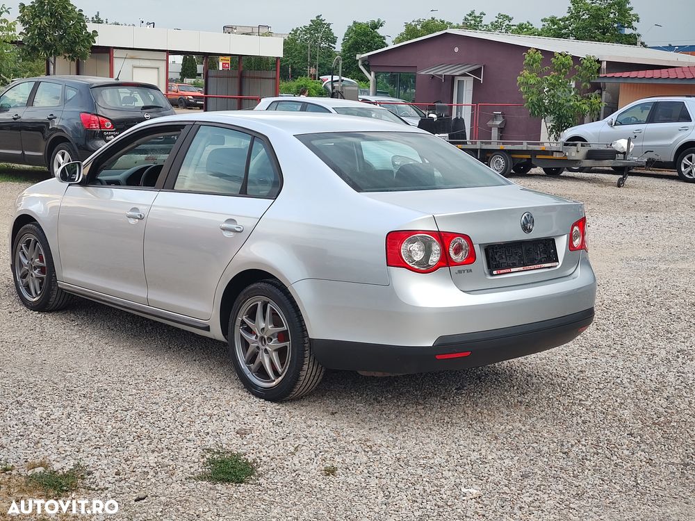 Second hand Volkswagen Jetta - 3 500 EUR, 136 000 km - Autovit