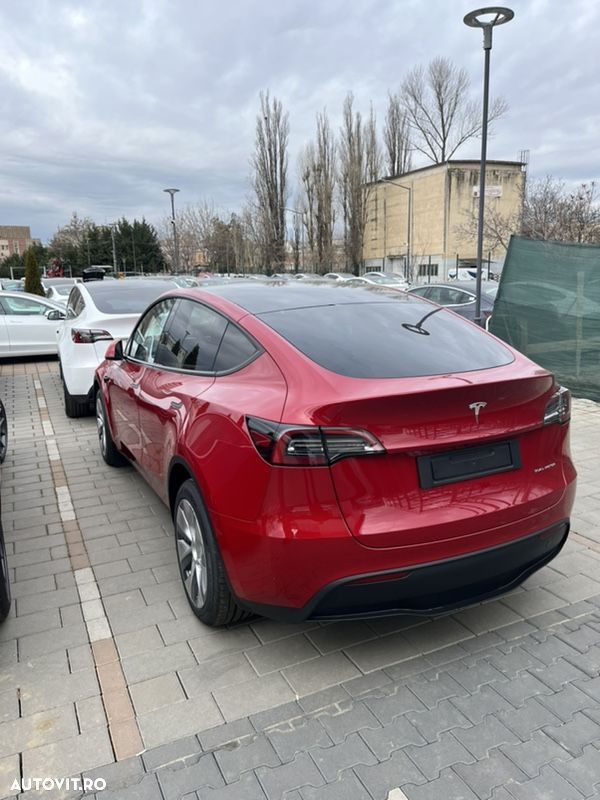 Second hand Tesla Model Y - 47 599 EUR, 44 000 km - Autovit