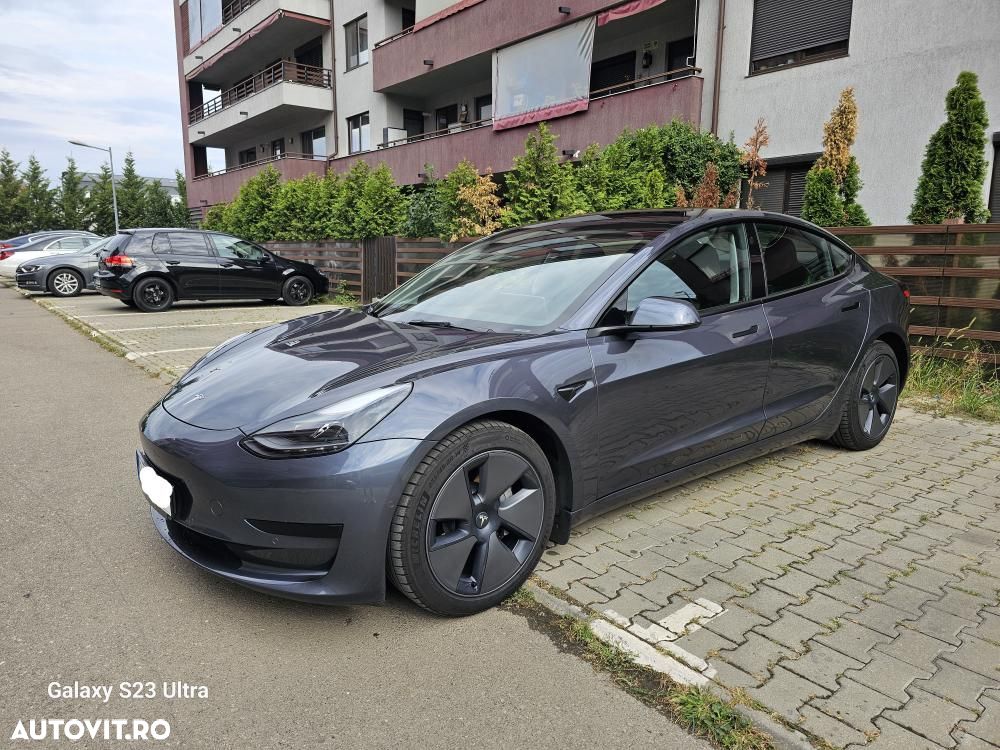 Second hand Tesla Model 3 - 34 000 EUR, 50 000 km, 2022 - autovit.ro