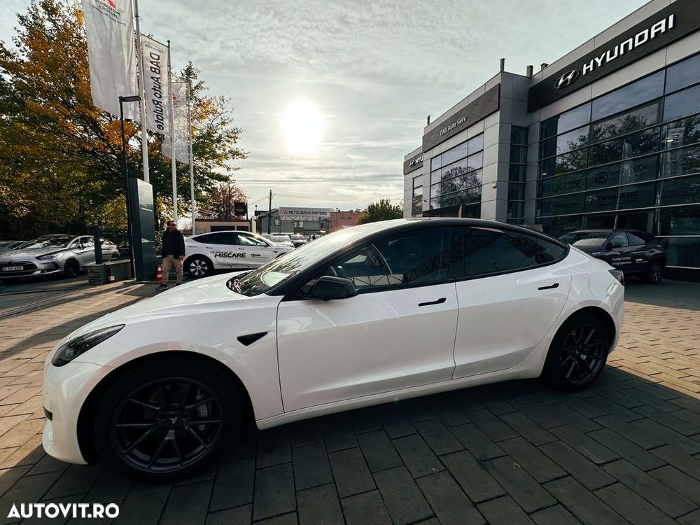 Second hand Tesla Model 3 - 27 900 EUR, 63 000 km - Autovit