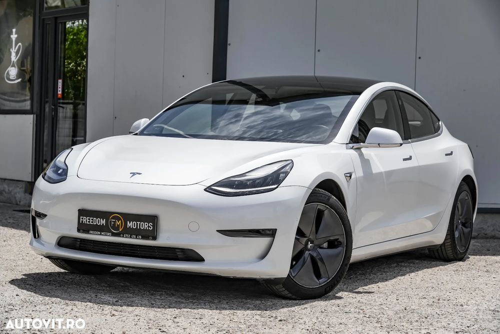 Second hand Tesla Model 3 - 26 700 EUR, 147 000 km - Autovit