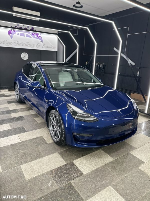 Second hand Tesla Model 3 - 43 200 EUR, 20 757 km - Autovit