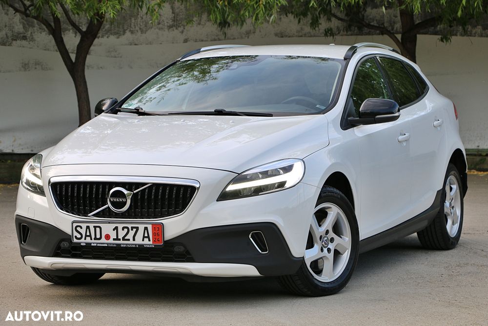 Second hand Volvo V40 - 11 350 EUR, 119 000 km - Autovit