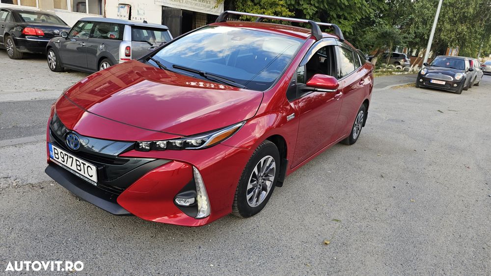 Second hand Toyota Prius - 28 000 EUR, 27 300 km - Autovit