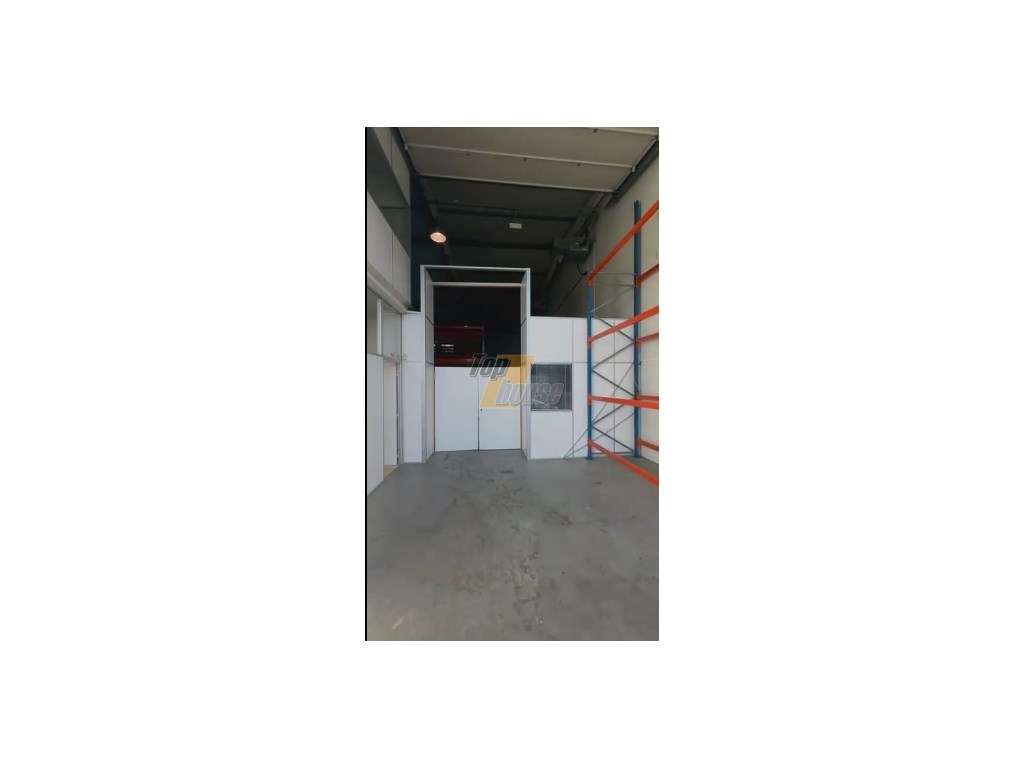 375 m², armazém para arrendar - Seixal, Arrentela e Aldeia de Paio ...