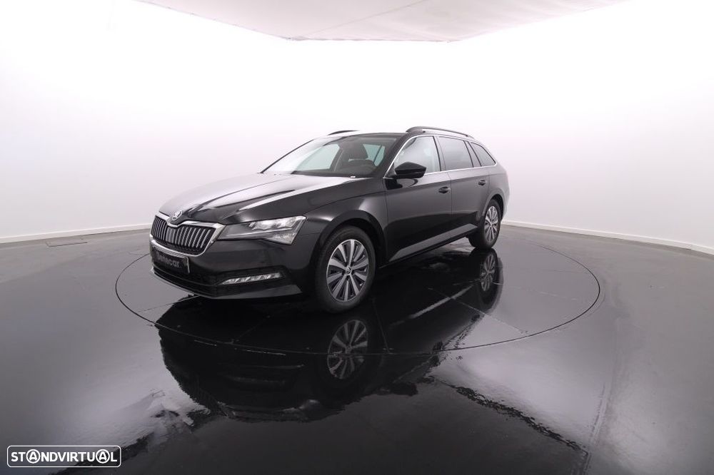 Usados Skoda Superb Break - 41 900 EUR, 10 857 km, 2023 - Standvirtual
