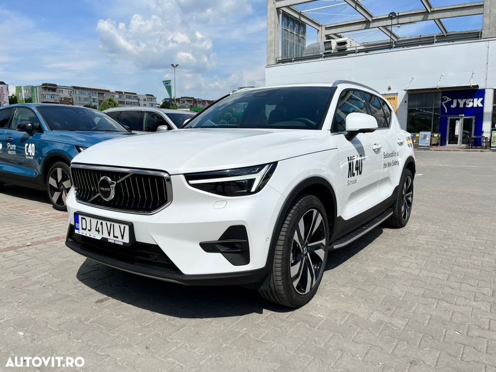 Second hand Volvo XC 40 - 49 899 EUR, 3 000 km, 2022 - autovit.ro