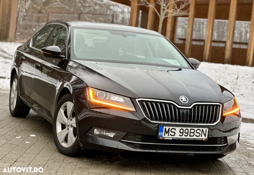 Second hand Skoda Superb - 12 499 EUR, 265 000 km - Autovit