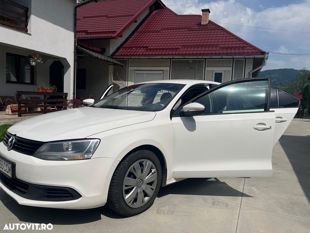 Second hand Volkswagen Jetta - 5 699 EUR, 240 000 km - Autovit