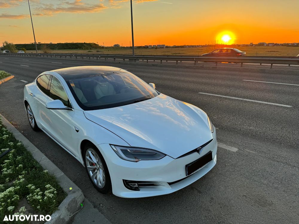 Second hand Tesla Model S - 59 800 EUR, 49 800 km - Autovit