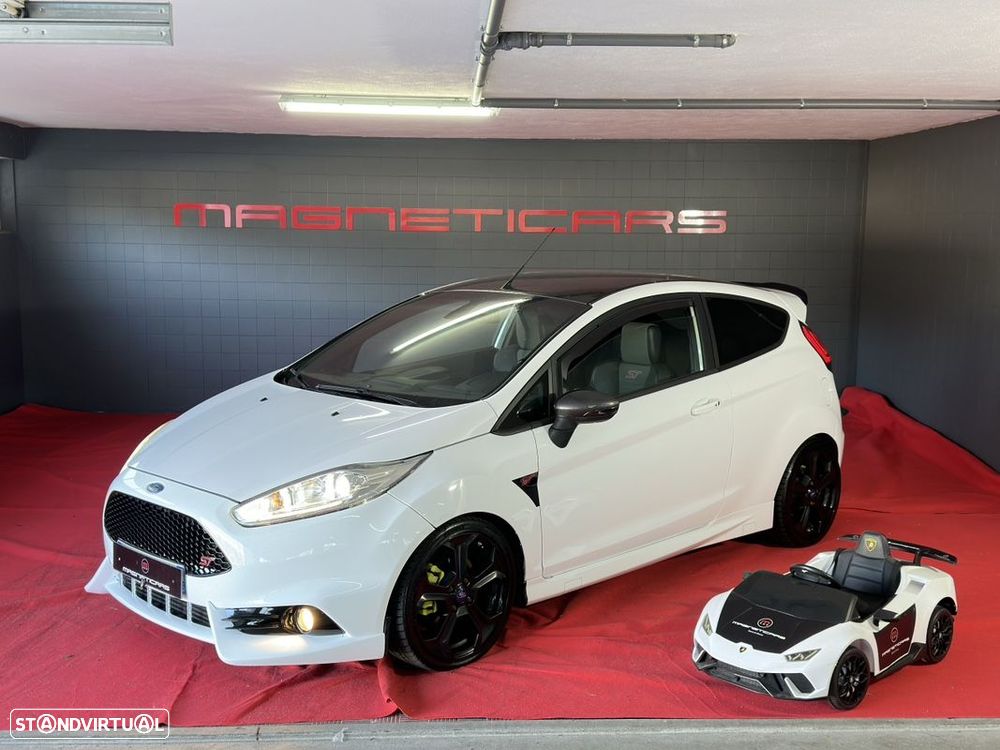 Usados Ford Fiesta - 15 750 EUR, 120 500 km, 2014 - Standvirtual