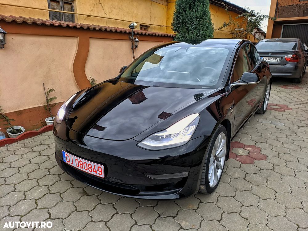 Second hand Tesla Model 3 - 26 500 EUR, 96 200 km - Autovit