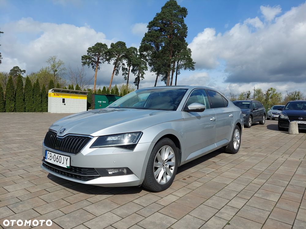Używane Skoda Superb - 52 500 PLN, 198 233 km - Otomoto