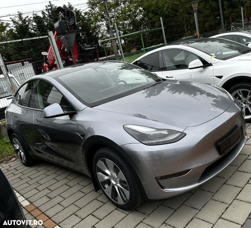 Second hand Tesla Model Y - 46 400 EUR, 24 000 km - Autovit