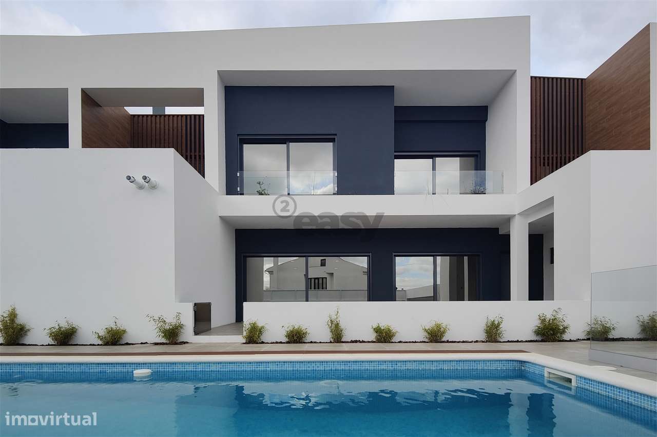 T4, moradia para comprar - Rua Casal do Gregório - Fanqueiro, Loures ...