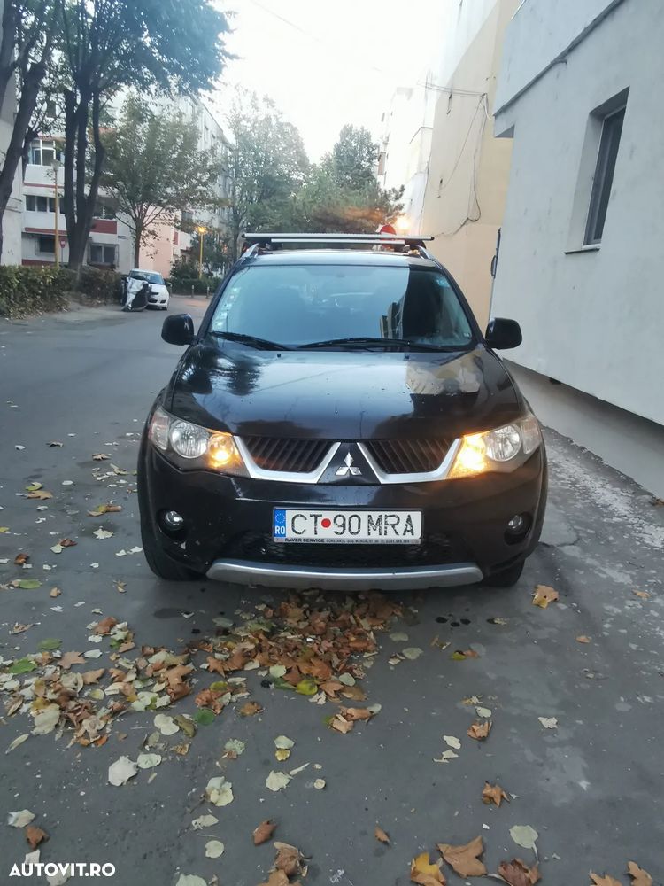 Second hand Mitsubishi Outlander - 5 400 EUR, 236 000 km - Autovit