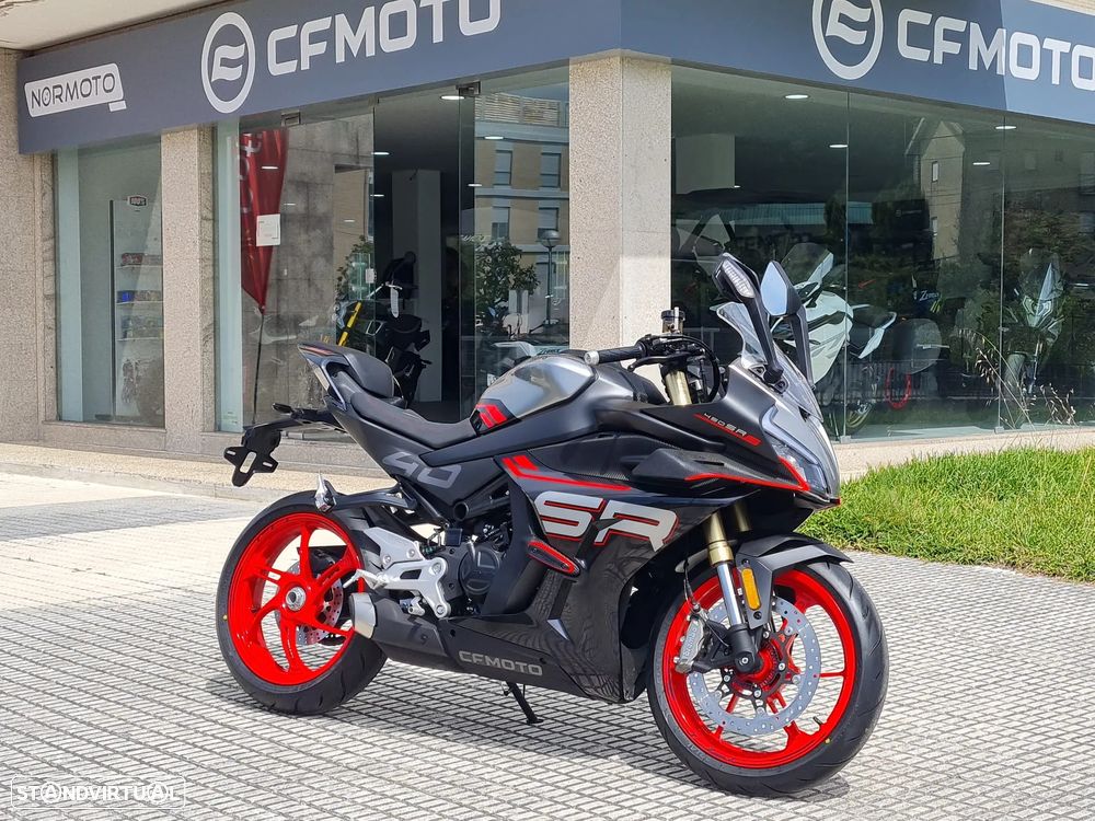 Novo CF Moto SR 300 - 6 790 EUR, 1 km, 2024 - Standvirtual