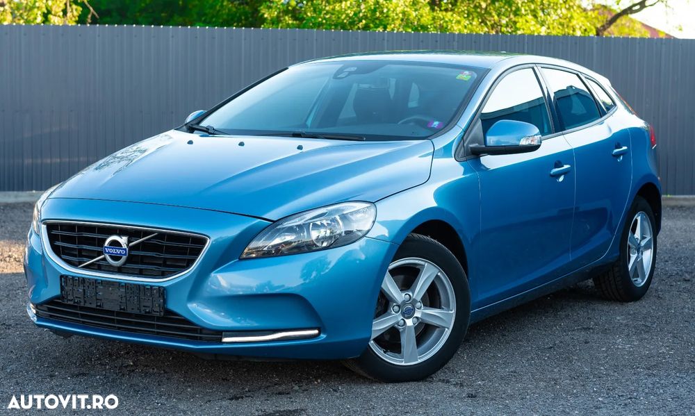 Second hand Volvo V40 - 7 700 EUR, 207 000 km - Autovit