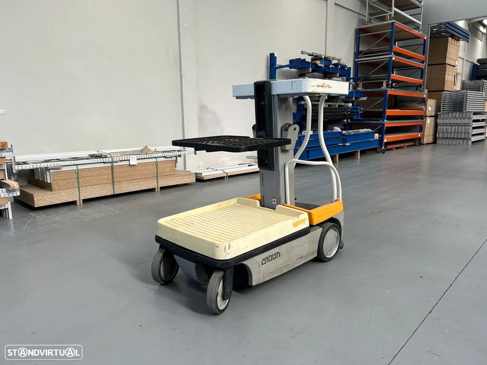 Usados Outra não listada Order Picker/ Plataforma de mastro Crown WAV50 ...