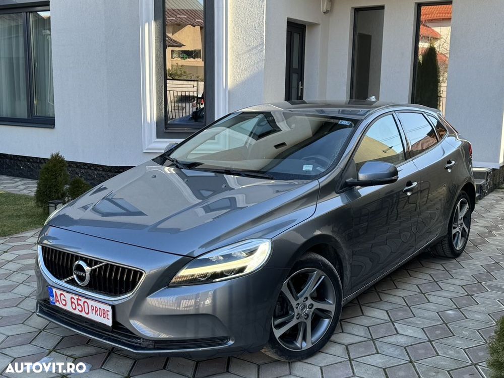 Second hand Volvo V40 - 11 500 EUR, 219 000 km - Autovit