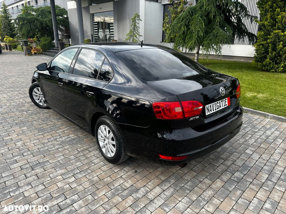Second hand Volkswagen Jetta - 6 690 EUR, 95 000 km - Autovit