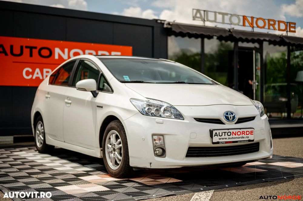 Second hand Toyota Prius - 8 950 EUR, 193 252 km - Autovit