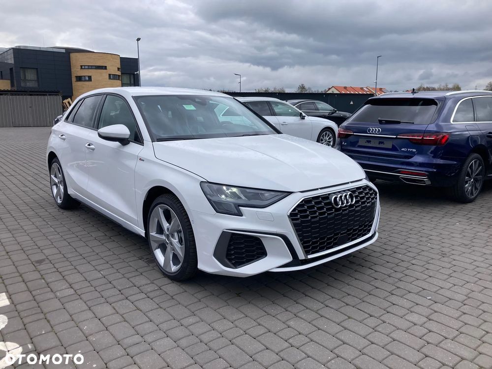 Nowe Audi A3 - 149 467 PLN, 9 km - Otomoto