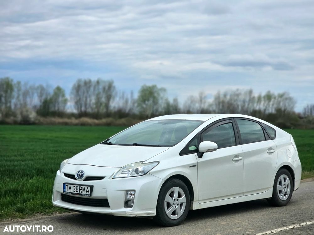 Second hand Toyota Prius - 6 000 EUR, 366 050 km - Autovit
