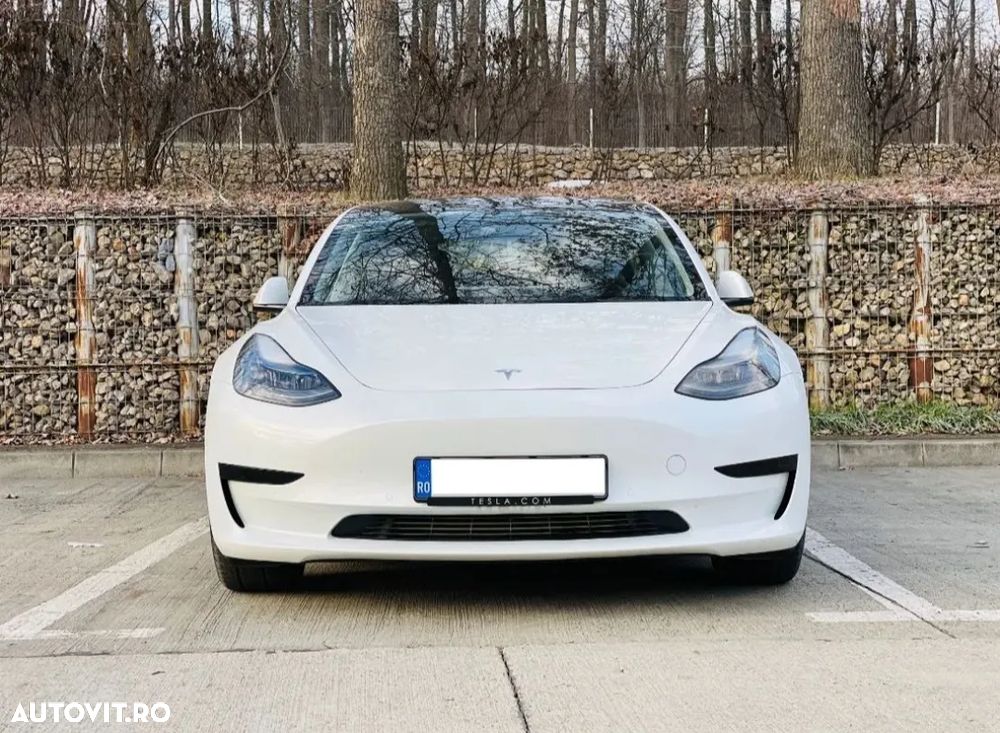 Second hand Tesla Model 3 - 30 000 EUR, 17 000 km - Autovit