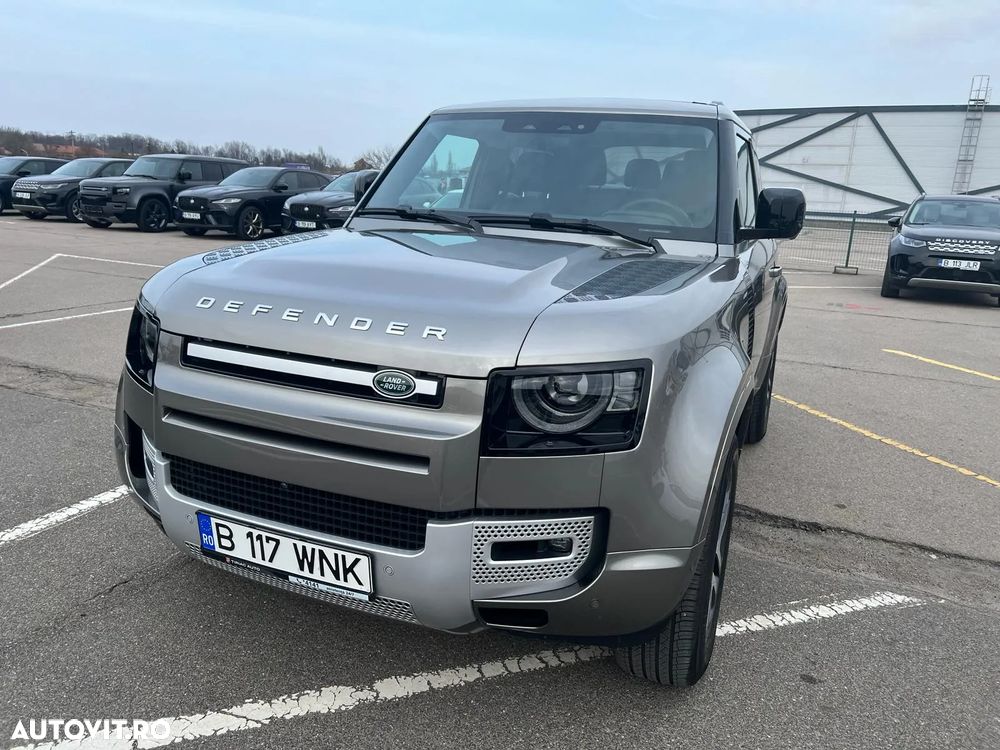 Second hand Land Rover Defender - 78 123 EUR, 10 000 km - Autovit