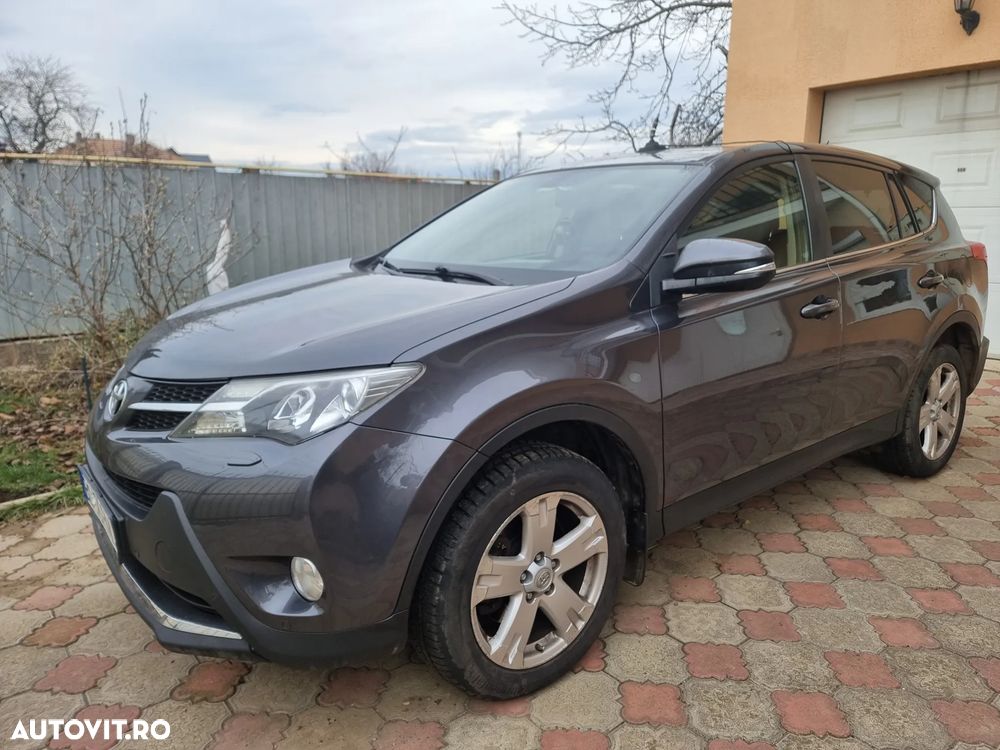 Second hand Toyota RAV4 - 12 900 EUR, 199 000 km - Autovit