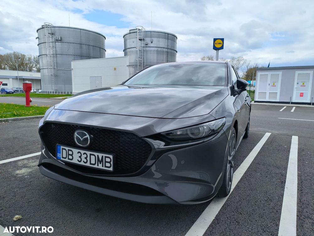 Second hand Mazda 3 - 28 000 EUR, 6 469 km, 2023 - autovit.ro