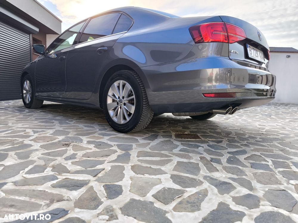 Second hand Volkswagen Jetta - 16 990 EUR, 56 700 km - Autovit