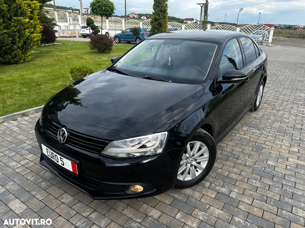 Second hand Volkswagen Jetta - 6 690 EUR, 95 000 km - Autovit