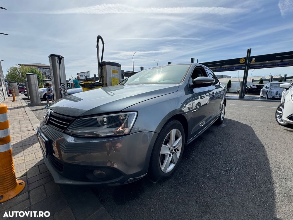 Second hand Volkswagen Jetta - 9 200 EUR, 174 000 km - Autovit