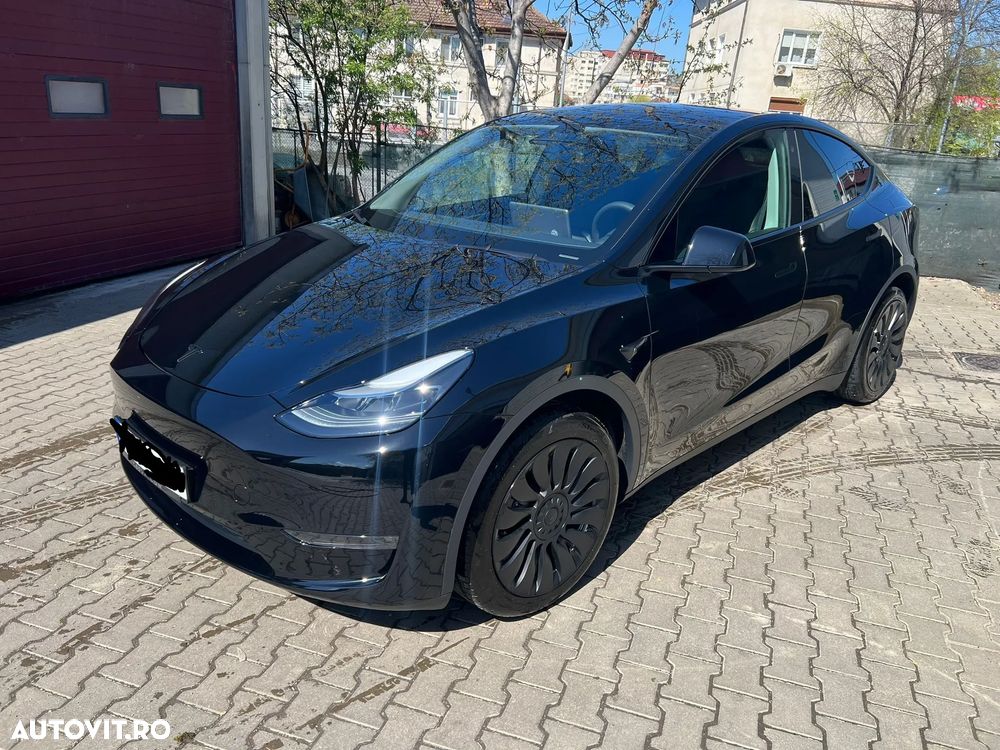 Second hand Tesla Model Y - 42 800 EUR, 8 600 km - Autovit