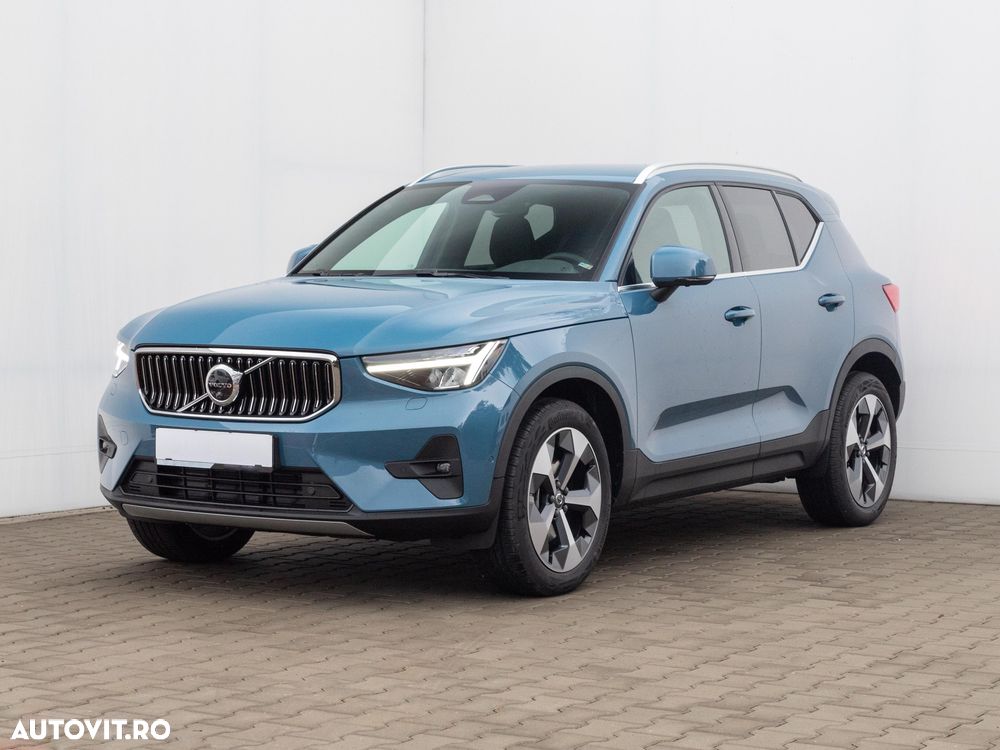 Nou Volvo XC 40 - 49 594 EUR, 200 km, 2022 - autovit.ro