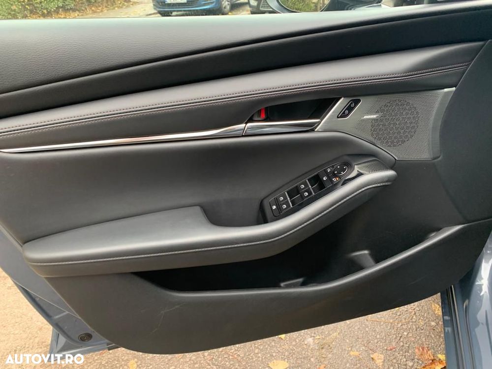 Second hand Mazda 3 - 17 500 EUR, 43 000 km - Autovit