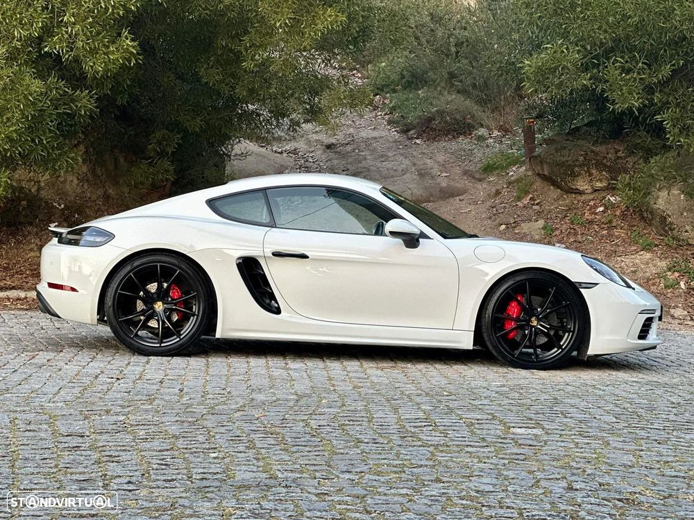 Usados Porsche 718 Cayman - 63 000 EUR, 84 000 km, 2017 - Standvirtual