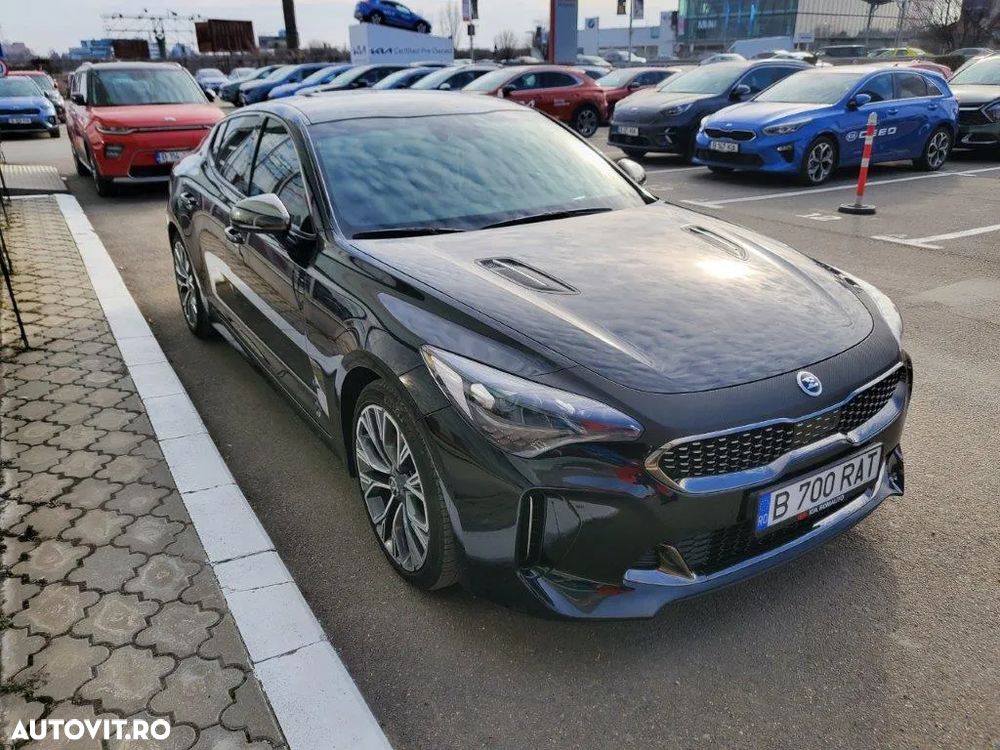 Second hand Kia Stinger - 33 300 EUR, 33 700 km - Autovit