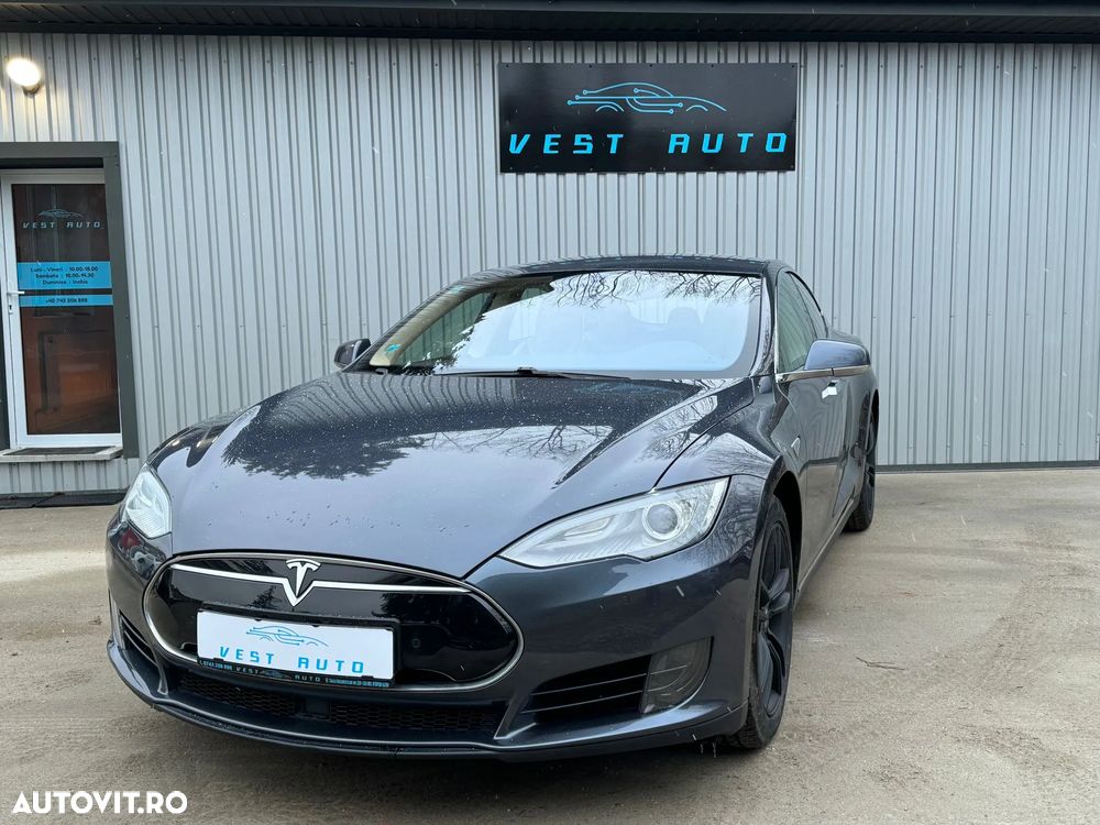 Second hand Tesla Model S - 29 500 EUR, 189 200 km - Autovit