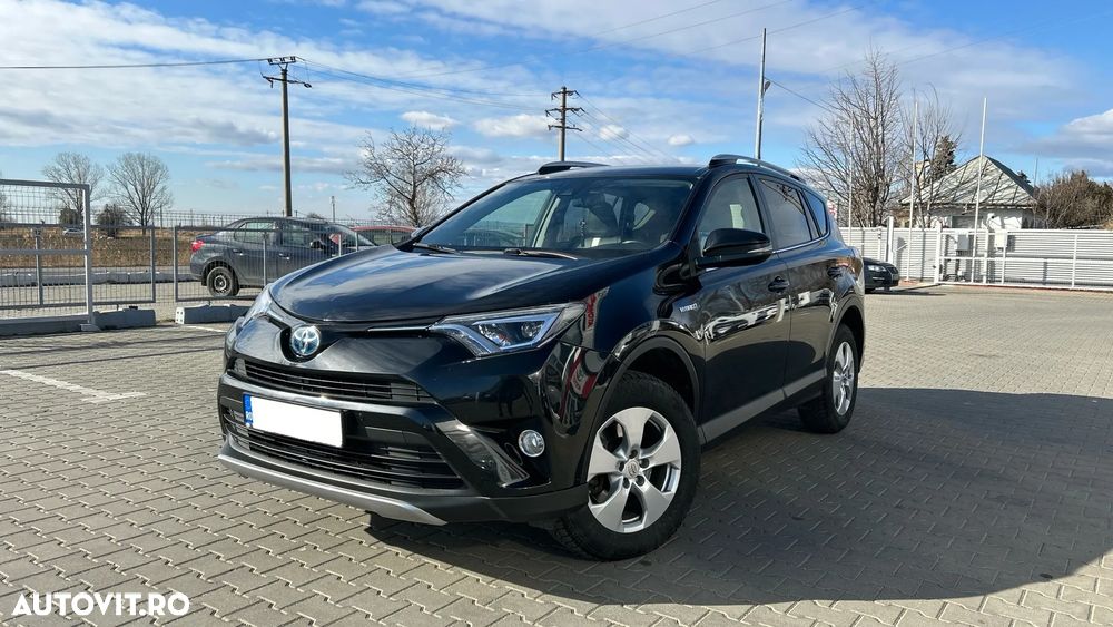 Second hand Toyota RAV4 - 23 300 EUR, 167 900 km - Autovit