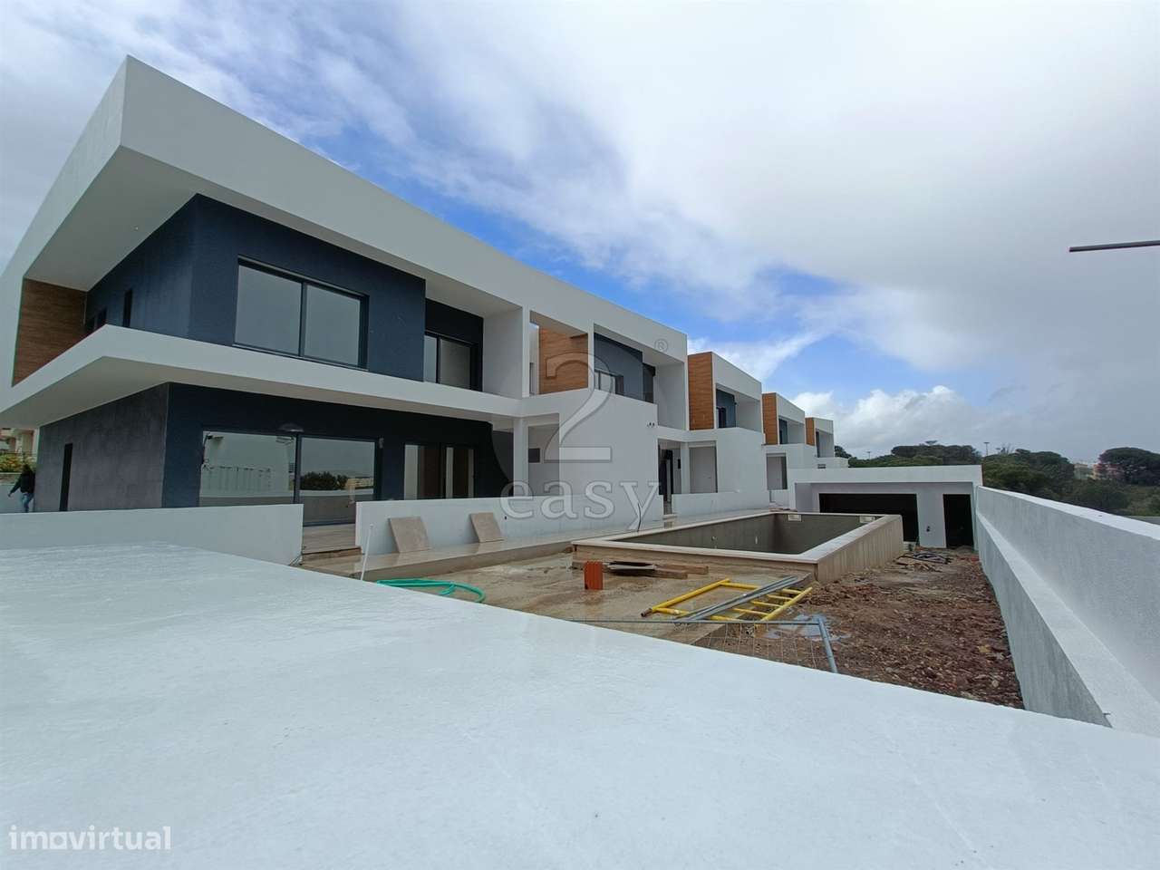 T4, moradia para comprar - Rua Marechal Craveiro Lopes - Fanqueiro ...