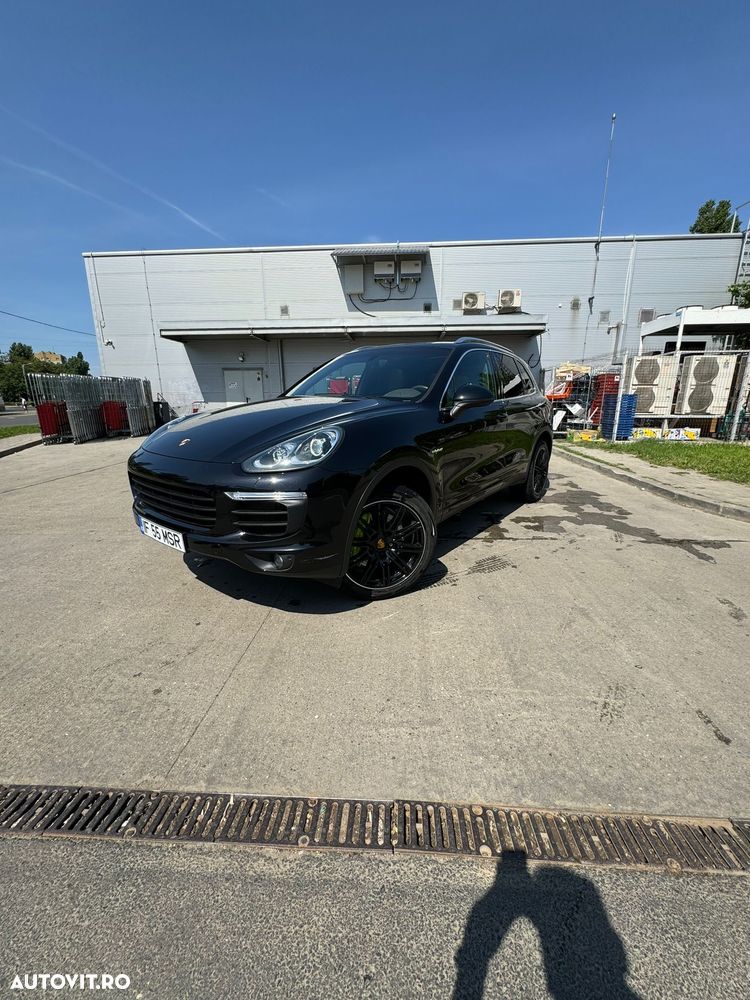 Second hand Porsche Cayenne - 32 350 EUR, 210 000 km - Autovit