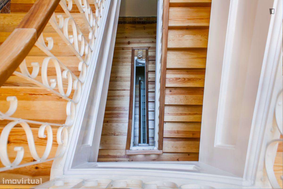 T2, apartamento para arrendar - Santa Maria Maior, Lisboa - 18946922 ...