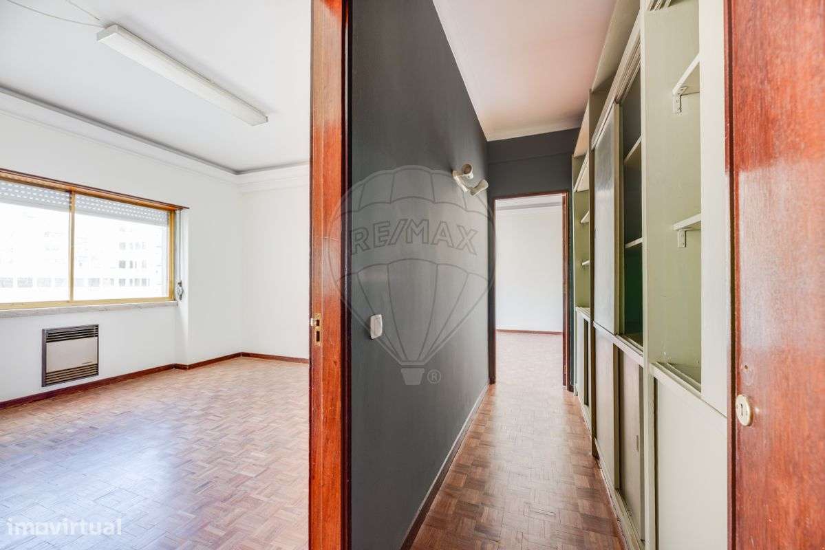 71 m², loja para comprar - Avenida Elias Garcia, Avenidas Novas ...