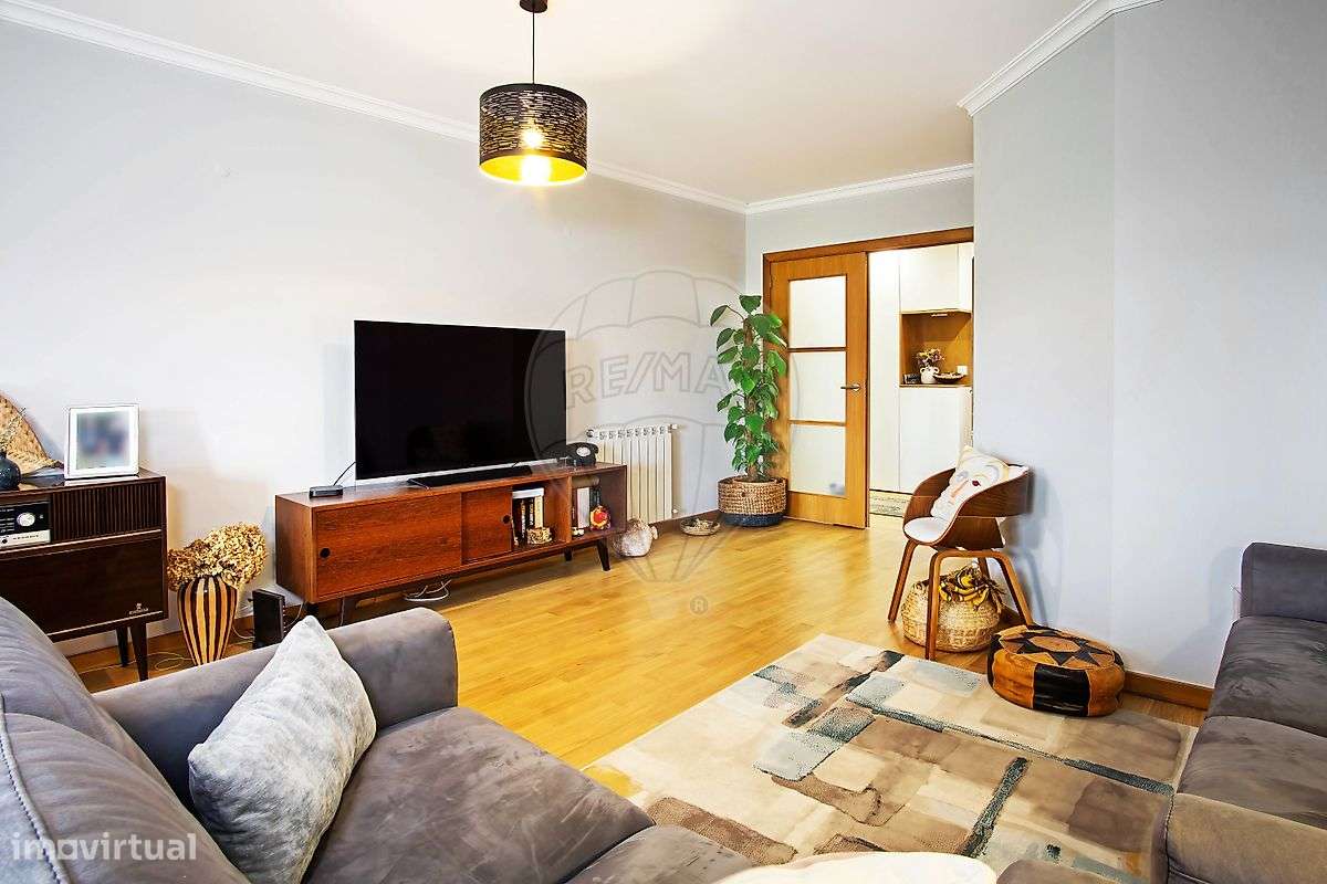 T2, apartamento para comprar - Praceta Doutor Francisco Lucas Pires ...