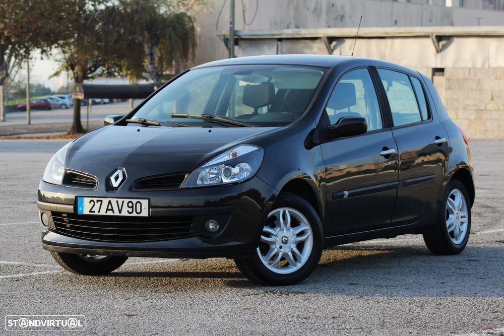 Usados Renault Clio - 3 990 EUR, 165 000 km, 2005 - Standvirtual
