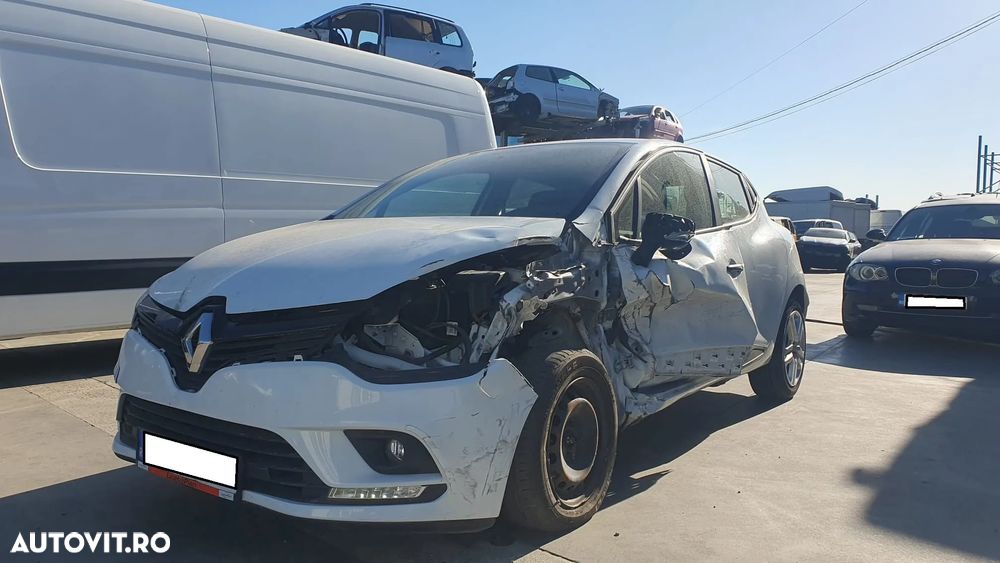 Second hand Renault Clio - 3 800 EUR, 47 236 km - Autovit